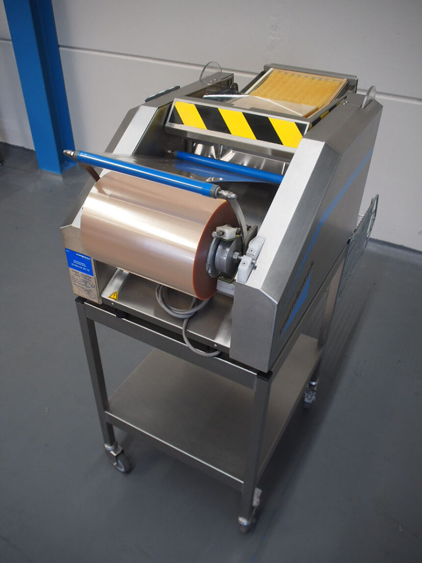 Conpax wrapper with foot control – MoTec Food machinery